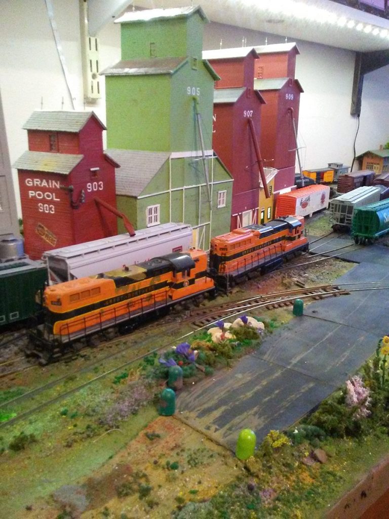 HO scale church - Model railroad layouts plansModel railroad layouts plans