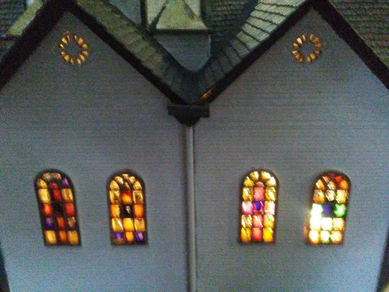 HO scale church - Model railroad layouts plansModel railroad layouts plans