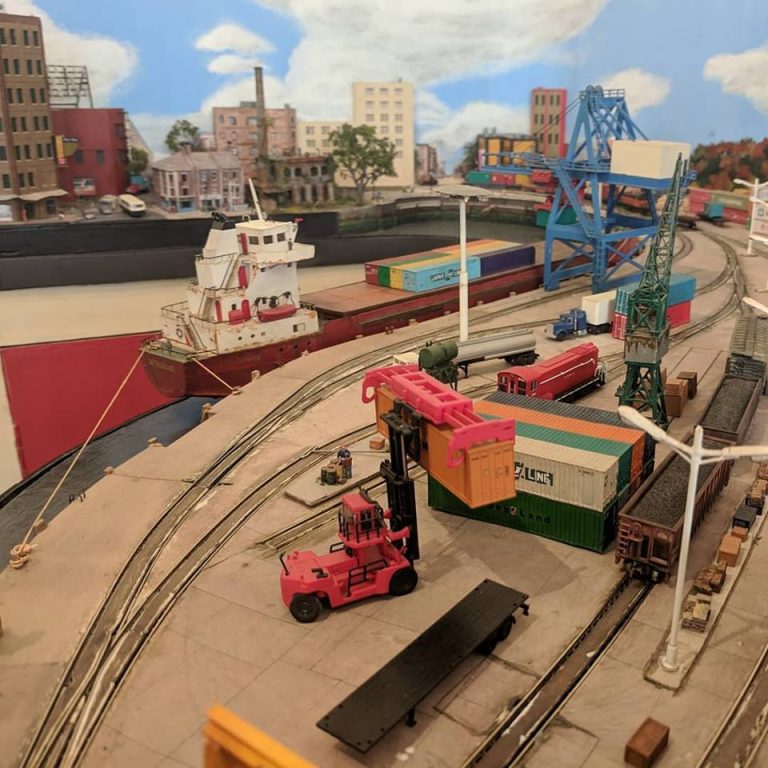 N scale harbor crane - Model railroad layouts plansModel railroad ...