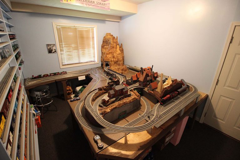 Harry Potter model train - Model railroad layouts plansModel railroad ...