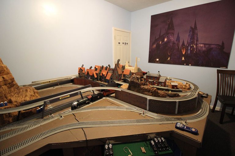 Harry Potter model train - Model railroad layouts plansModel railroad ...