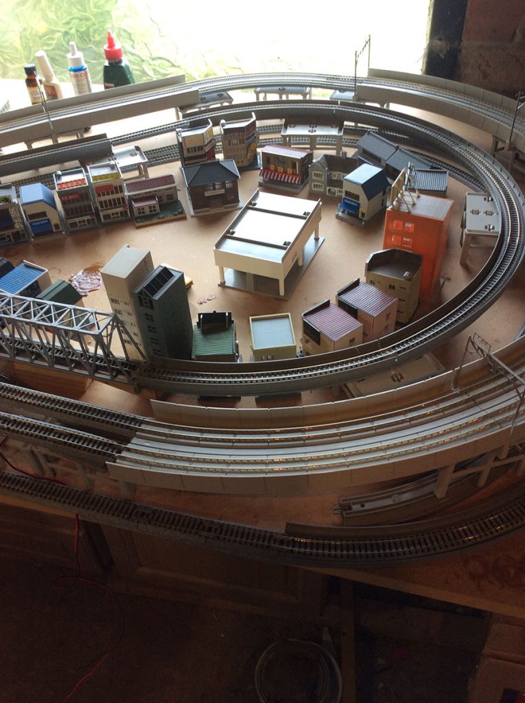 Halloween model train - Model railroad layouts plansModel railroad ...