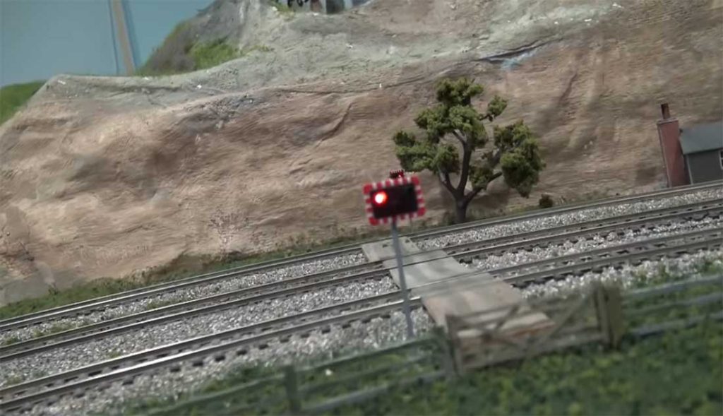 Model train crossing signals - Model railroad layouts plansModel ...