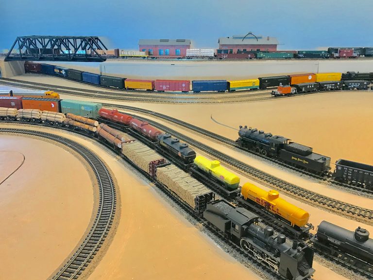 HO scale train layout 6x4 - Model railroad layouts plansModel railroad ...
