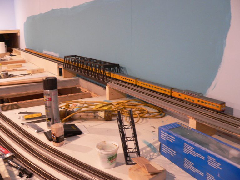DCC reverse loop wiring - Model railroad layouts plansModel railroad ...