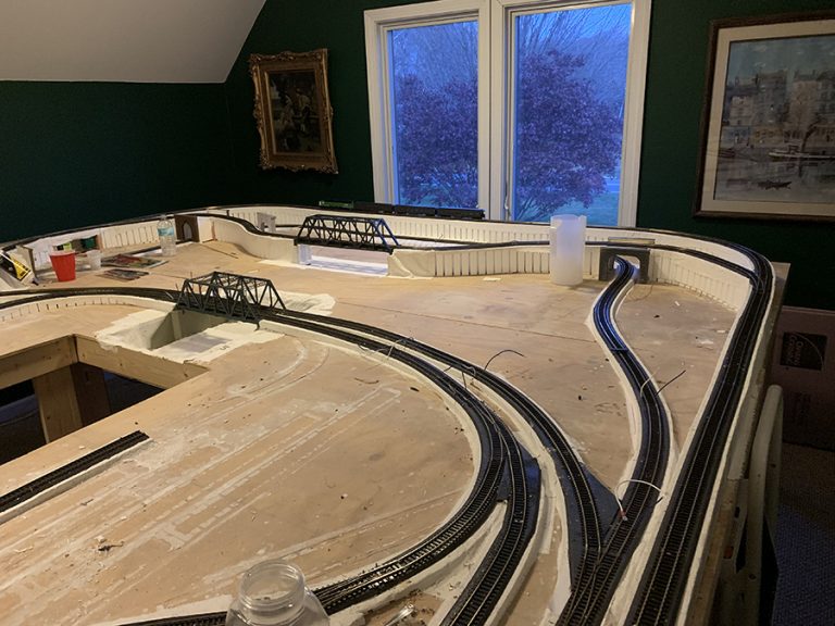 DCC reverse loop wiring - Model railroad layouts plansModel railroad ...