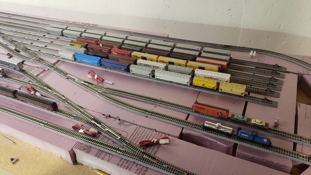 N-scale U-shaped layouts - Model railroad layouts plansModel railroad ...