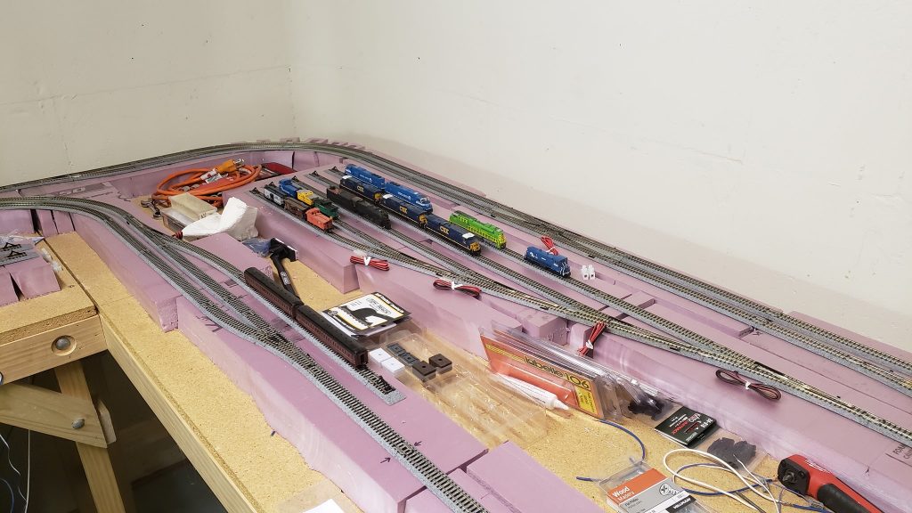 N-scale U-shaped layouts - Model railroad layouts plansModel railroad ...