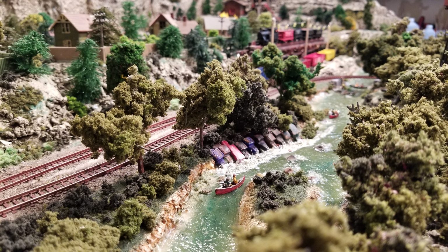 Richards' 8x8ft model railroad layout - Model railroad layouts ...