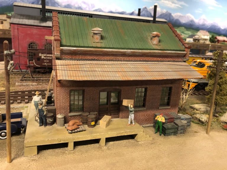 HO scale farmhouse - Model railroad layouts plansModel railroad layouts ...