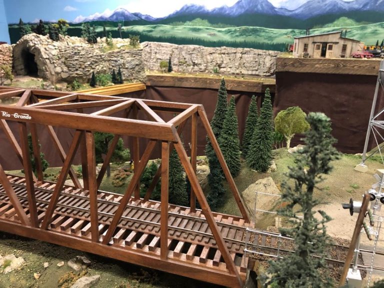 HO scale farmhouse - Model railroad layouts plansModel railroad layouts ...