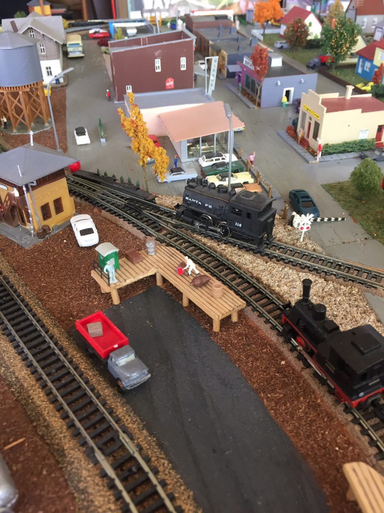 Bachmann EZ track ho scale layout - Model railroad layouts plansModel ...