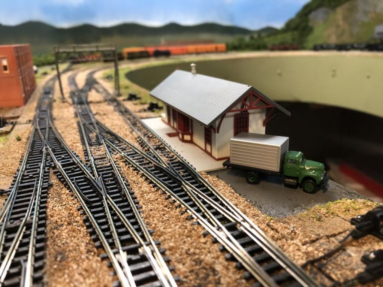 N Scale Northern Pacific Freight cars - Model railroad layouts ...