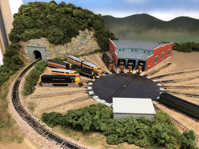 N Scale Northern Pacific Freight cars - Model railroad layouts ...