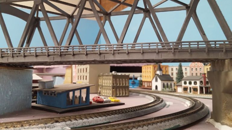 L shaped n scale train layout - Model railroad layouts plansModel ...