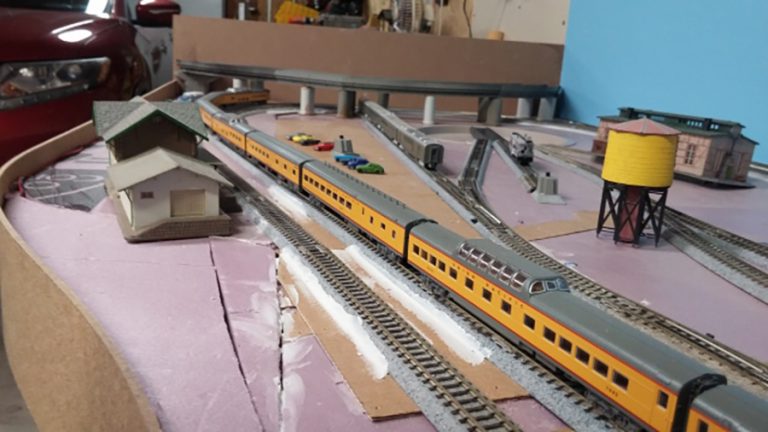 L shaped n scale train layout - Model railroad layouts plansModel ...