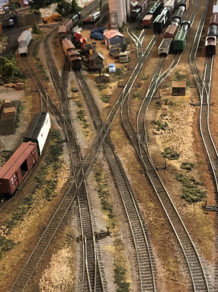N scale mountain scenery - Model railroad layouts plansModel railroad ...
