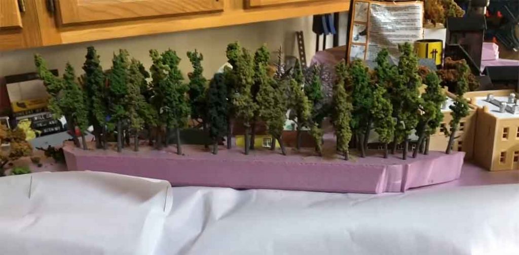 N scale mountain scenery - Model railroad layouts plansModel railroad ...