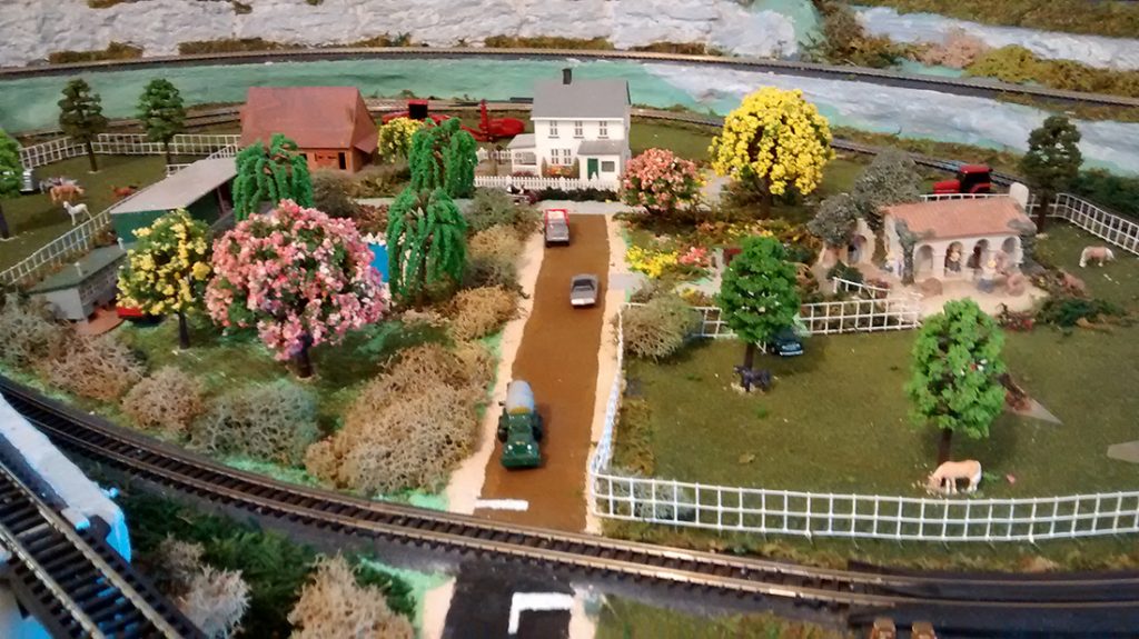 N scale L shaped layout - Model railroad layouts plansModel railroad ...