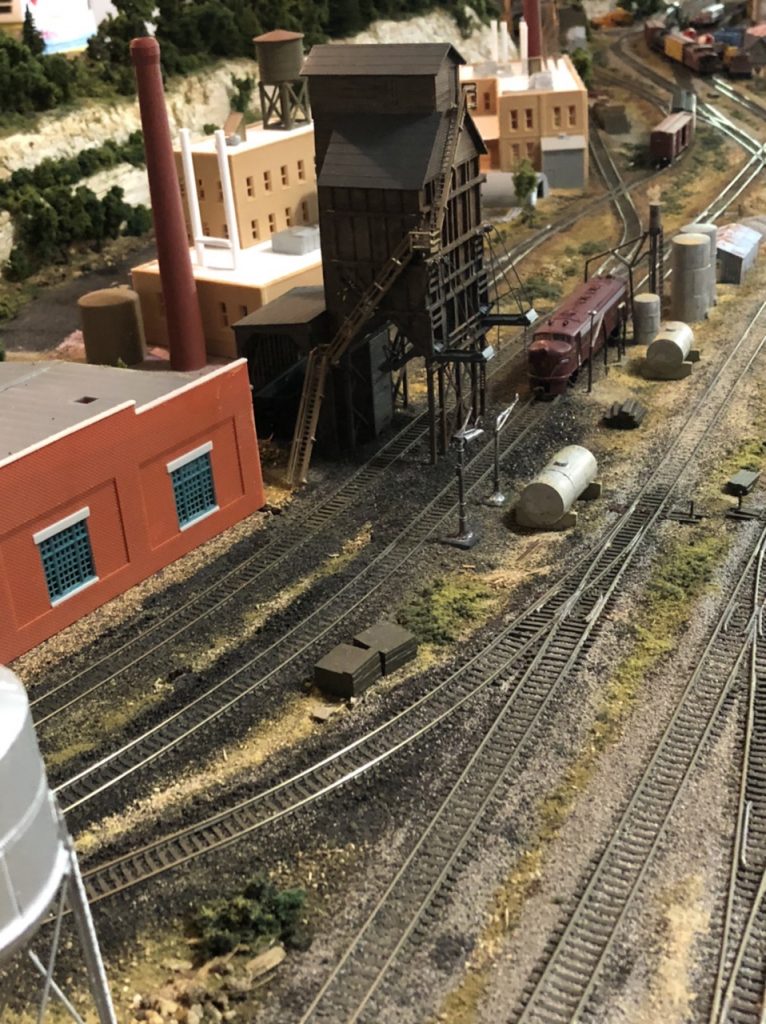 N scale mountain scenery - Model railroad layouts plansModel railroad ...