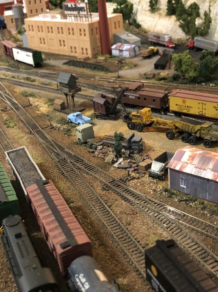 N scale mountain scenery - Model railroad layouts plansModel railroad ...