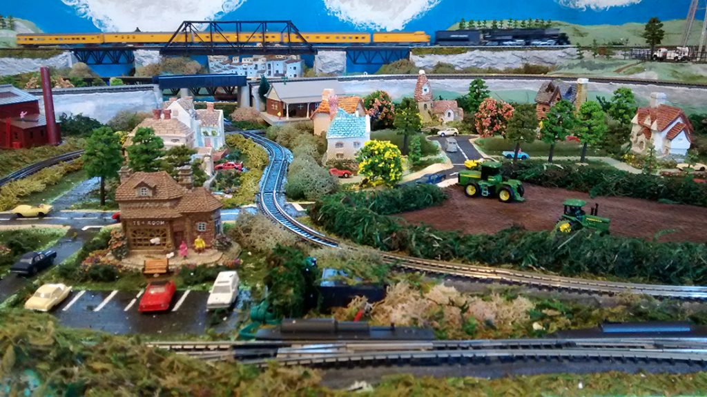N scale L shaped layout - Model railroad layouts plansModel railroad ...