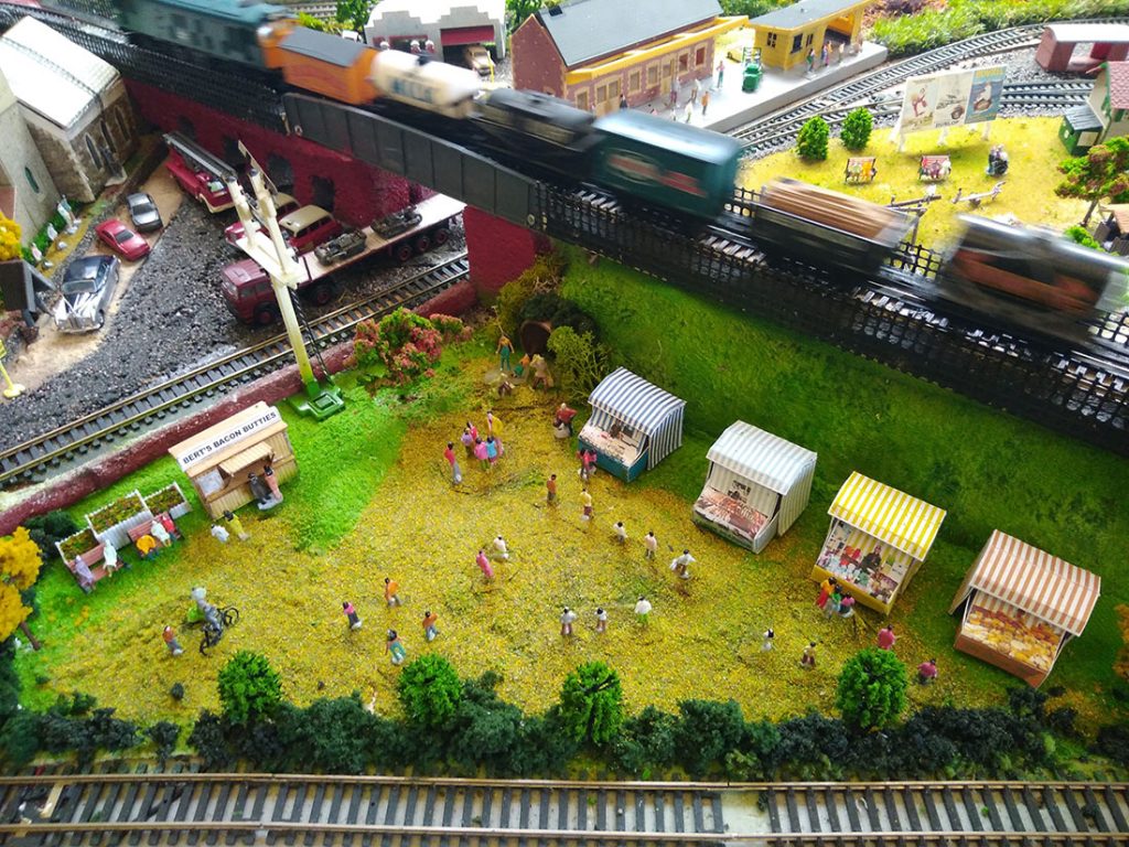 OO gauge layout - Peter's - Model railroad layouts plansModel railroad ...