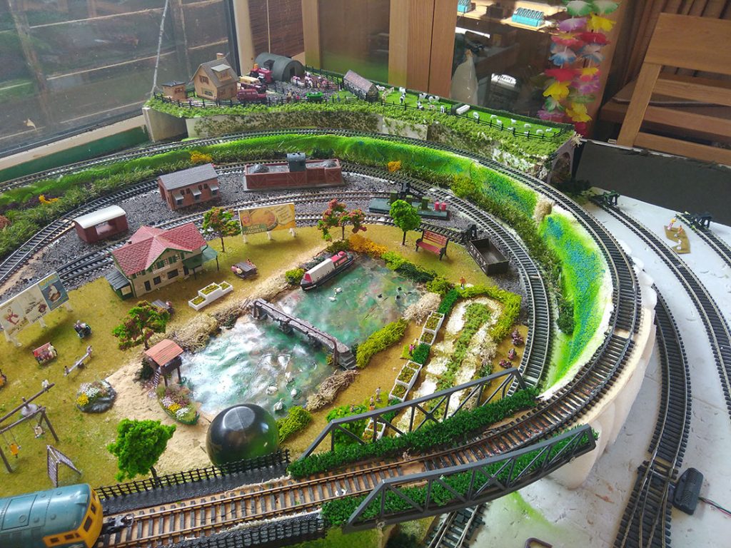 OO gauge layout - Peter's - Model railroad layouts plansModel railroad ...