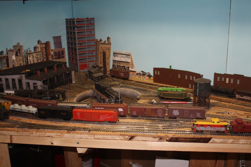 HO scale city layout - Model railroad layouts plansModel railroad ...