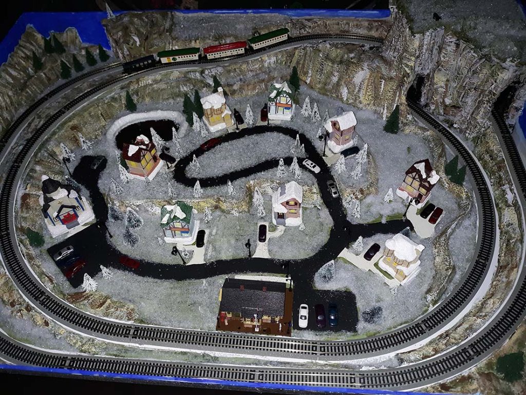 N scale winter layout - Model railroad layouts plansModel railroad ...