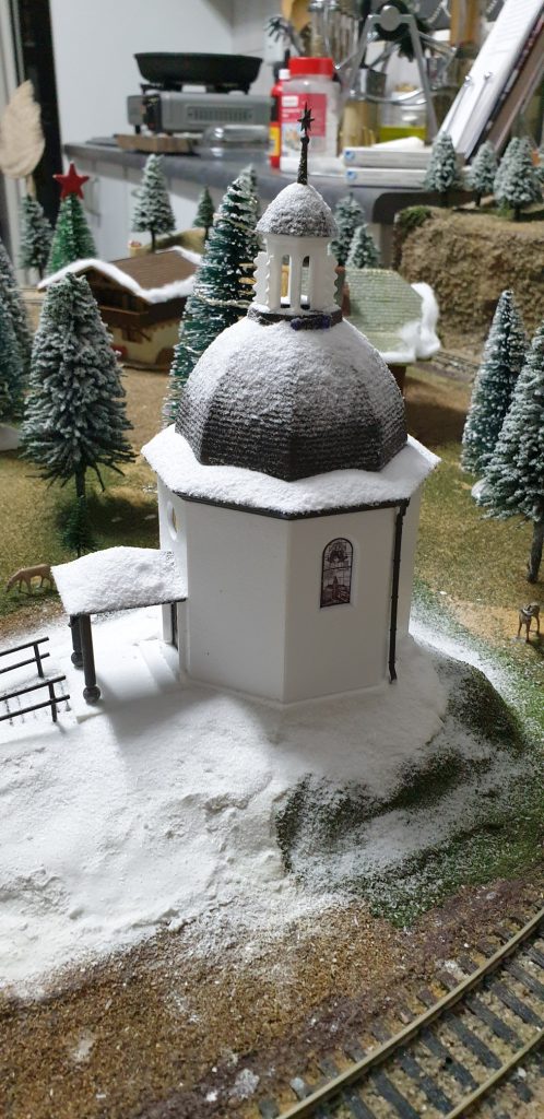 HO scale Christmas train - Model railroad layouts plansModel railroad ...