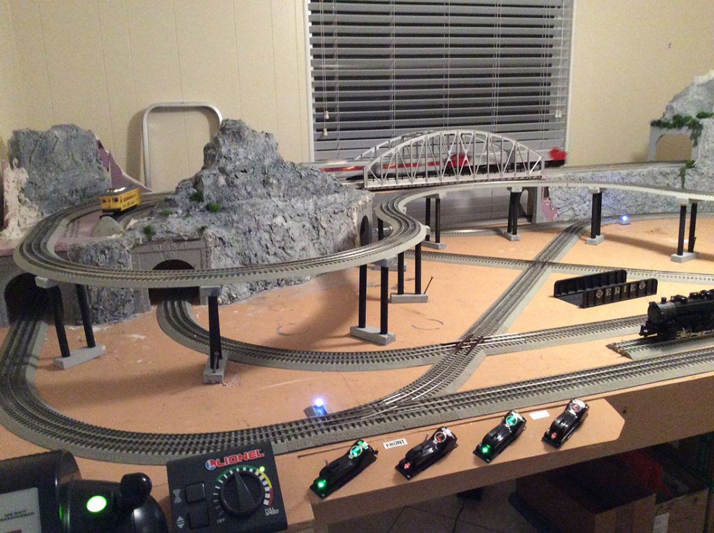 How to paint a model train - Model railroad layouts plansModel railroad ...