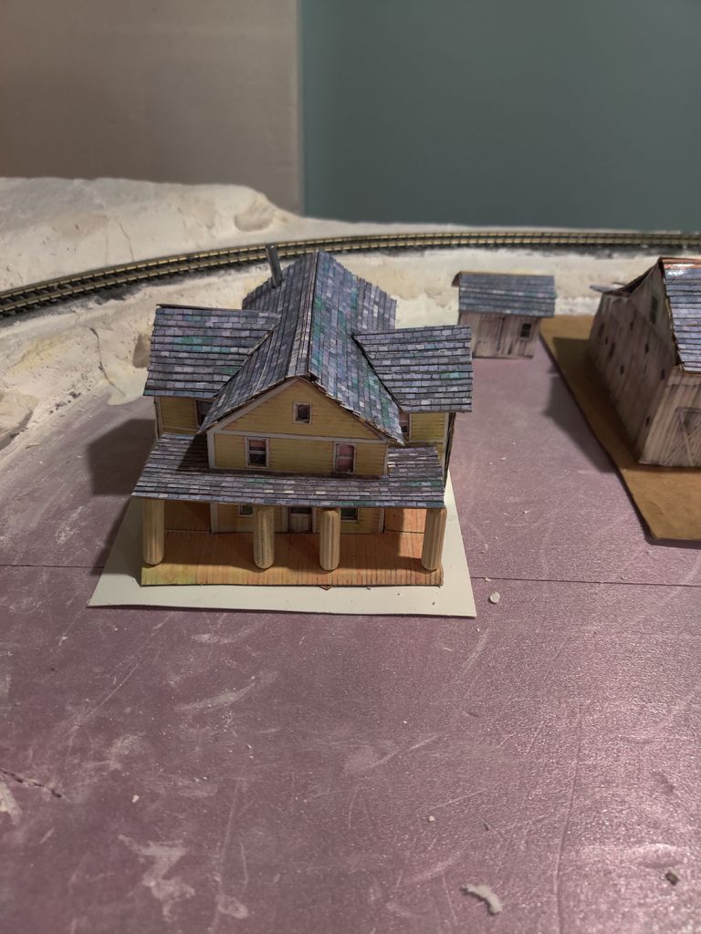 4x8 HO scale layout - Model railroad layouts plansModel railroad ...