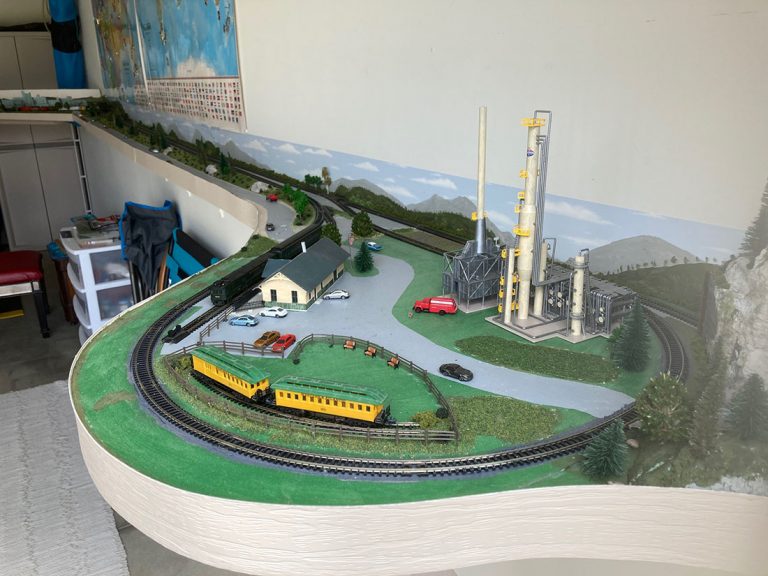 Small N scale layout - Model railroad layouts plansModel railroad ...