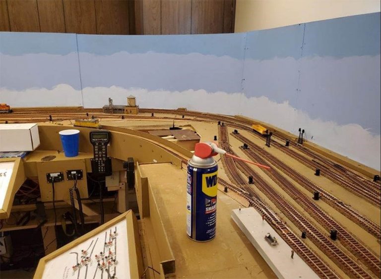 L shaped HO scale layout - Model railroad layouts plansModel railroad ...