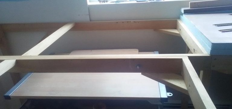 2x4 HO train layouts - Model railroad layouts plansModel railroad ...