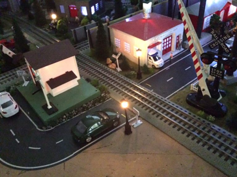 2x4 HO train layouts - Model railroad layouts plansModel railroad ...