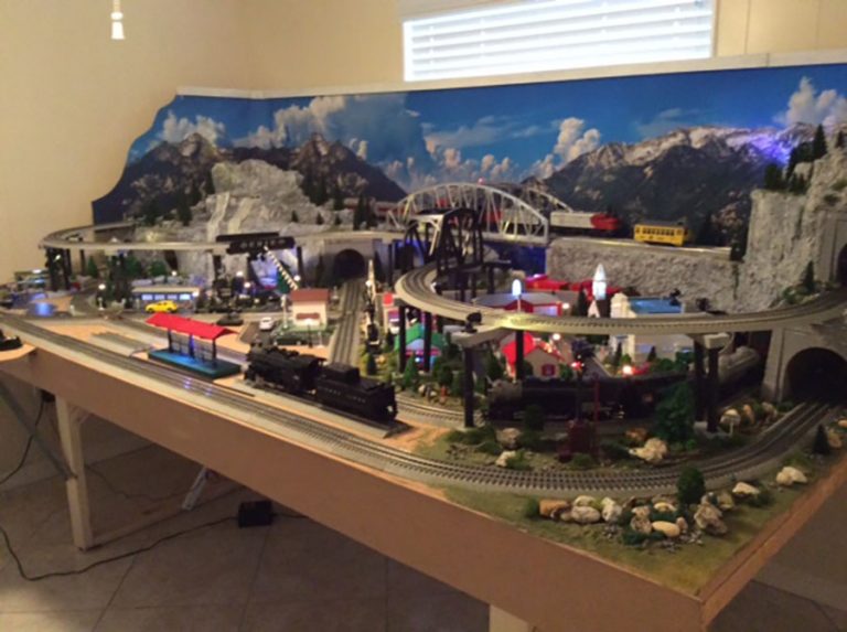 2x4 HO train layouts - Model railroad layouts plansModel railroad ...