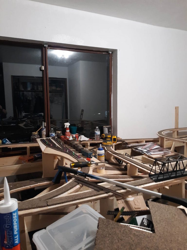 Model train bench work - Model railroad layouts plansModel railroad ...