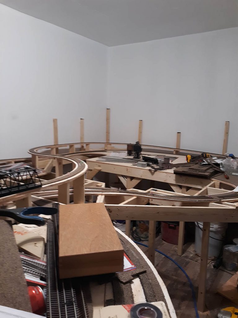 Model train bench work - Model railroad layouts plansModel railroad ...