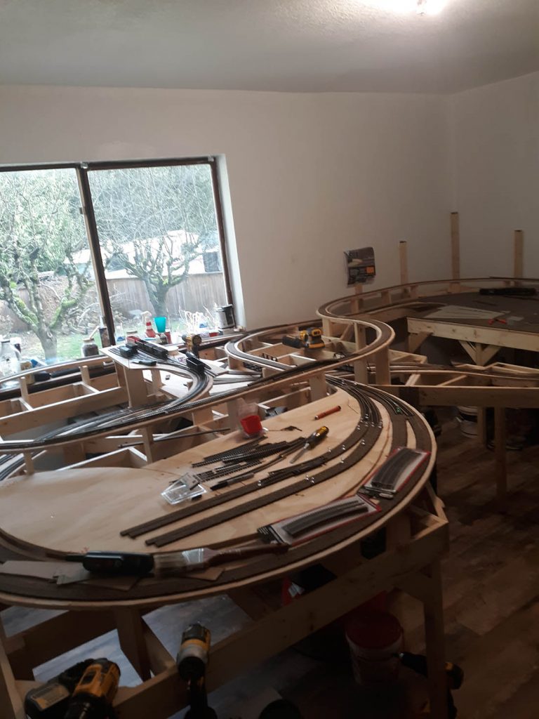 Model train bench work - Model railroad layouts plansModel railroad ...