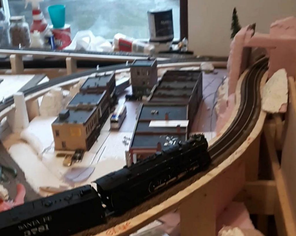 Model train bench work - Model railroad layouts plansModel railroad ...