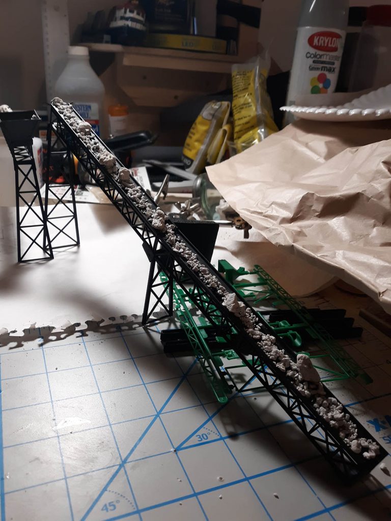 Model train bench work - Model railroad layouts plansModel railroad ...