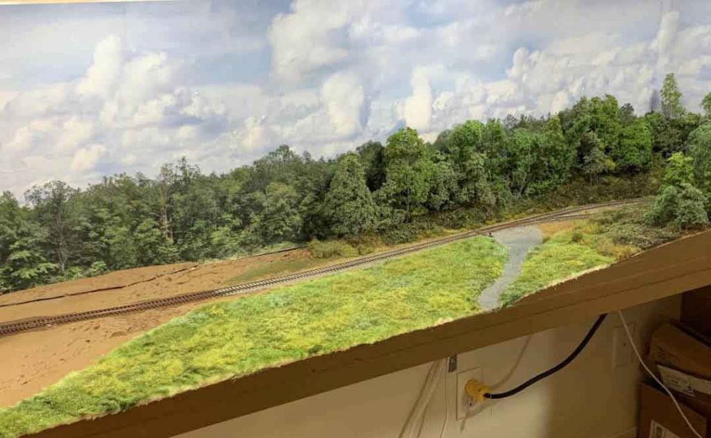 Add grass to layout? John shows us how - Model railroad layouts ...
