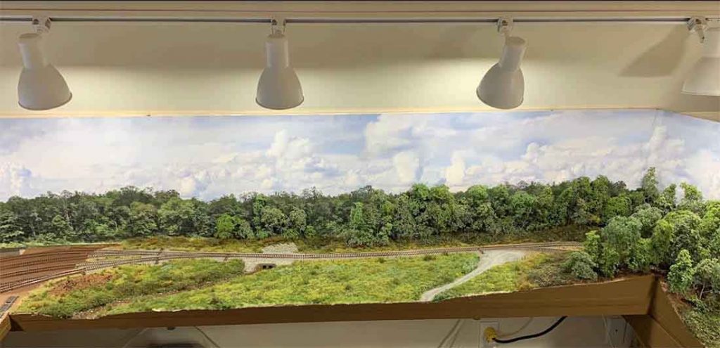 Add grass to layout? John shows us how - Model railroad layouts ...