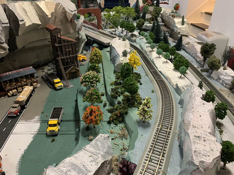 HO scale multi level layout - Model railroad layouts plansModel ...