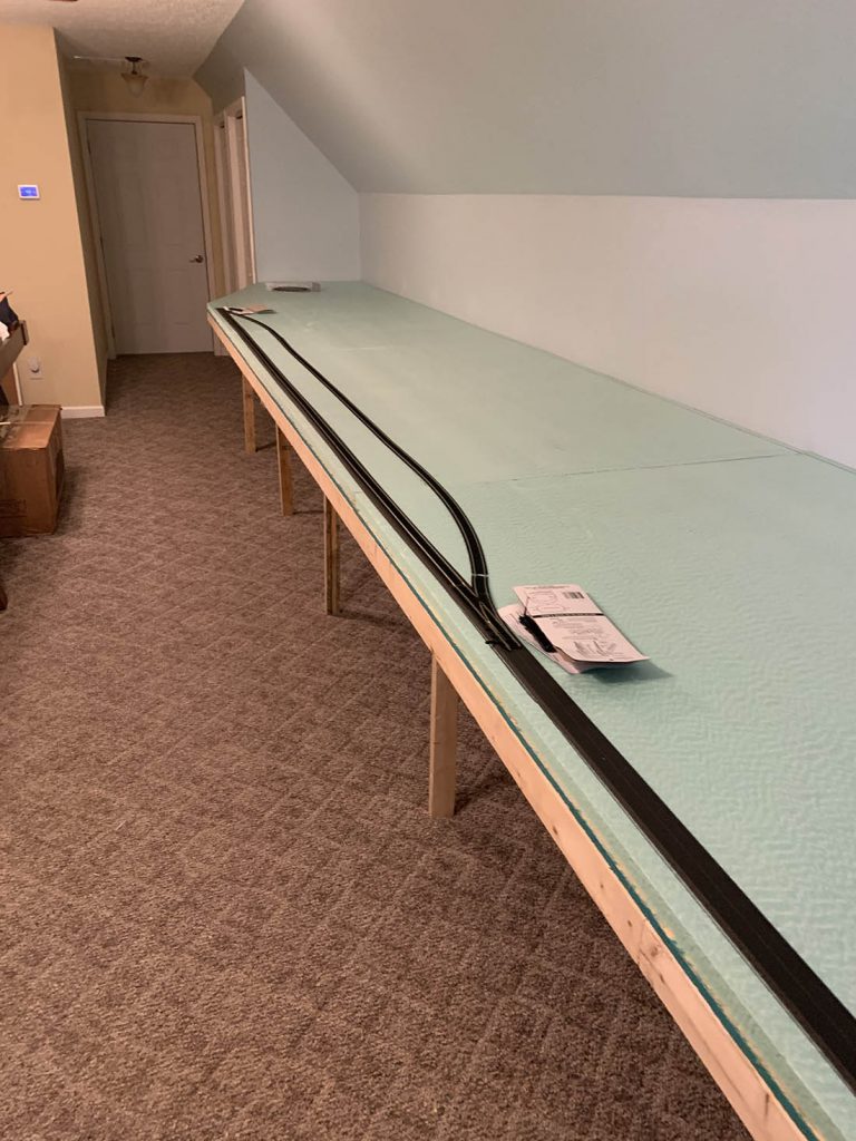 HO scale figure 8 layout - Model railroad layouts plansModel railroad ...