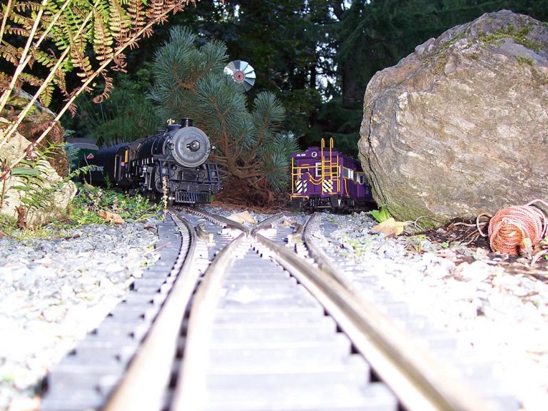 G scale garden layout - Model railroad layouts plansModel railroad ...