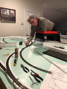 HO scale figure 8 layout - Model railroad layouts plansModel railroad ...