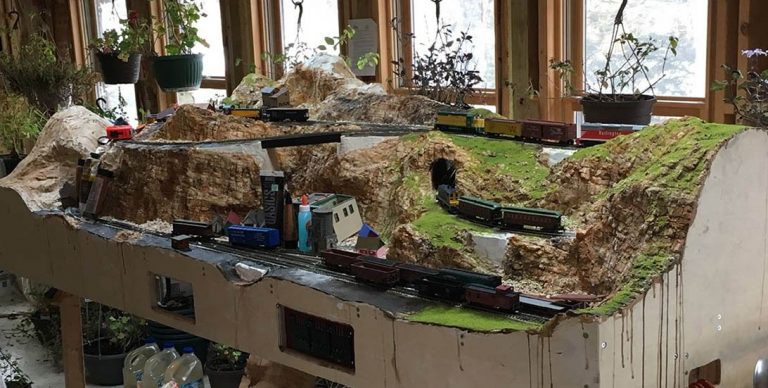 4x8 HO scale: Rich's - Model railroad layouts plansModel railroad ...